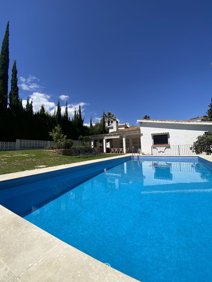 4 Bedroom Villa With Pool & Garden - El Rosario - Marbella
