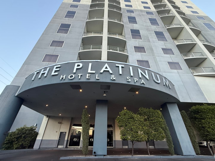 Condo/hotel 10/free Parking. Steps To The Strip! - Las Vegas