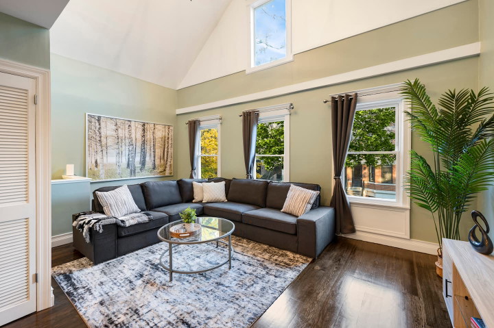 Trendy Lincoln Park 2bd/2.5ba (+Parking) - Chicago, IL