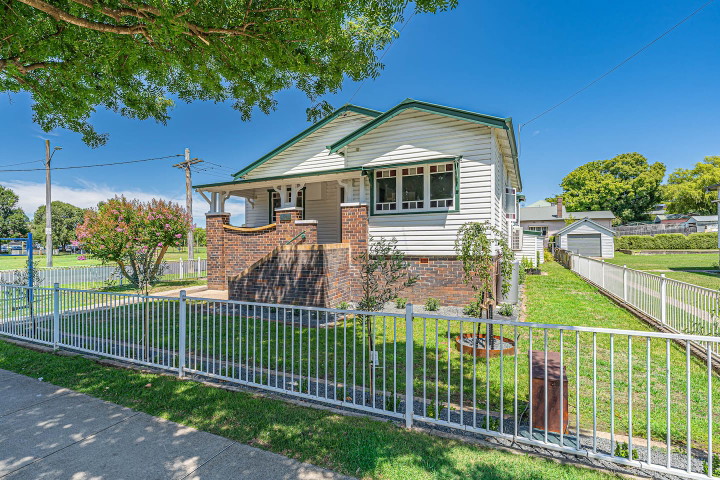 Armidale Executive- City Centre - Armidale