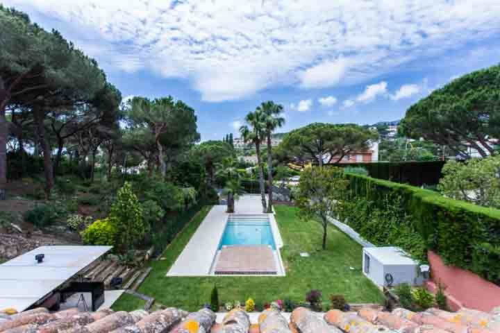 Casa Con Piscina Y Jardin Y Zona Gran Barbacoa Bcn - El Masnou