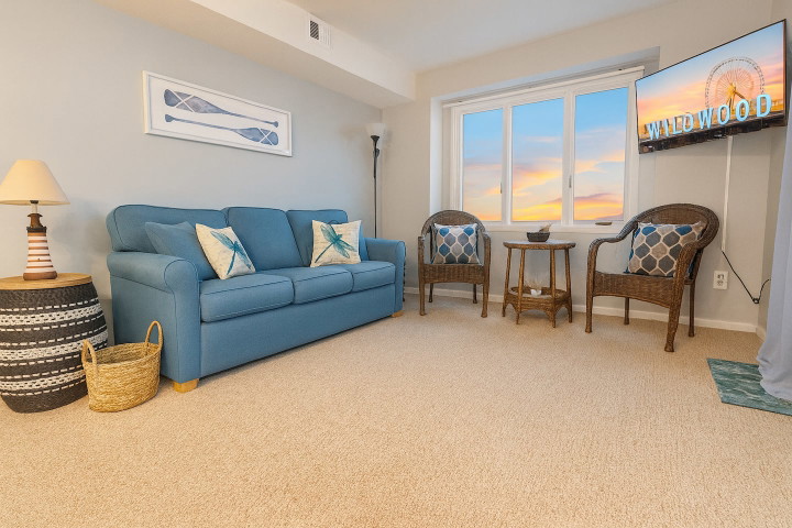Spacious 3br Condo W/ Private Deck Walk To Beach - Wildwood Crest, NJ