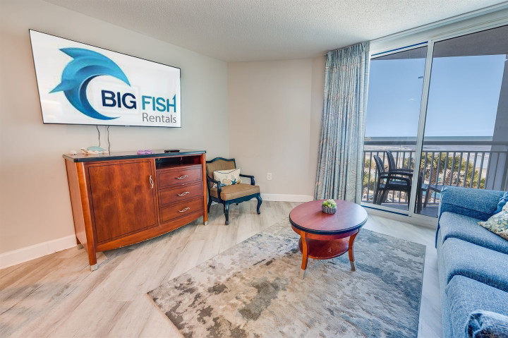 Coastal Condo With Balcony & Beach Access - Myrtle Beach