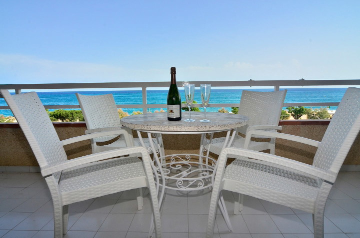 New! Fantastic Apartament In Front Of The Sea! - Pineda de Mar