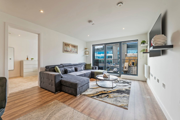Highrise Flat In Slough, Heathrow/legoland Stay - Slough