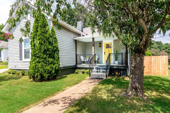 The Cottage On Industry Street - Muscle Shoals, AL