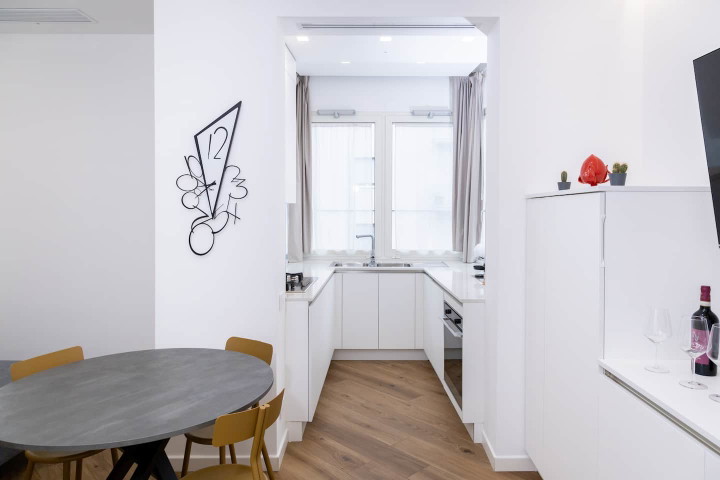 Elegant Apartment With Parking Space In Downtown Salerno - Salerno