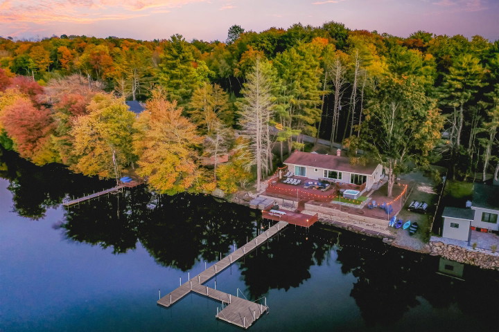 Catskills Lakefront Haven W/ Hot Tub & Game Room - Monticello, NY