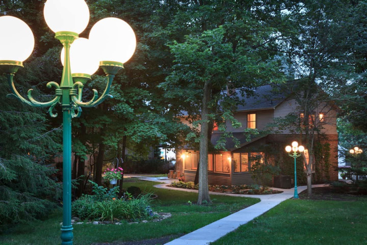 Entire Carriage House - Vrooman Mansion - Illinois