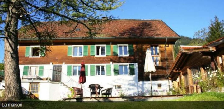 Appartement 4 Chambres Dans Ferme Rénovée - Jaun