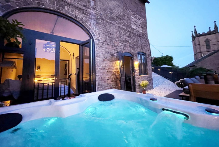 Luxury Apartment-private Bathroom With Shower - Ironbridge