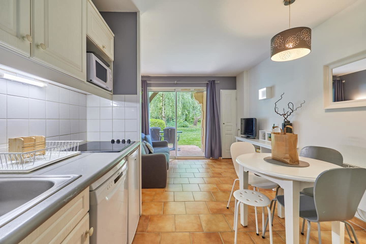 Appartement 2 Pièces, Rez De Jardin Avec Terrasse - Deauville