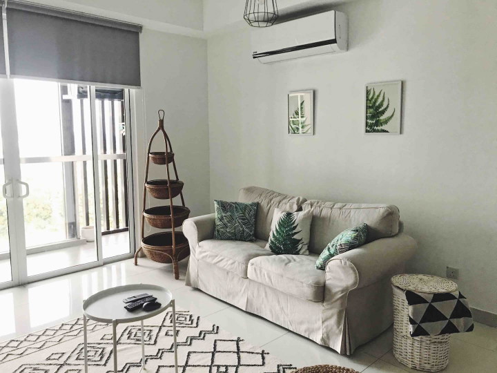 Minimalist Apartment Near Glenmarie Lrt + Netflix - Petaling Jaya