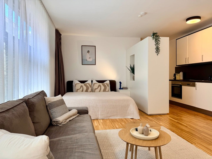 City Center Apartment With Free Parking & Balcony - Graz