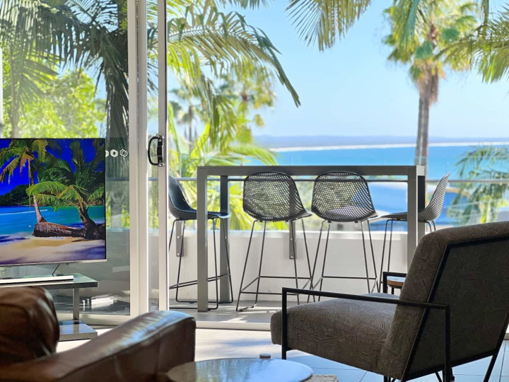 Spacious And Light With Water Views - Noosa
