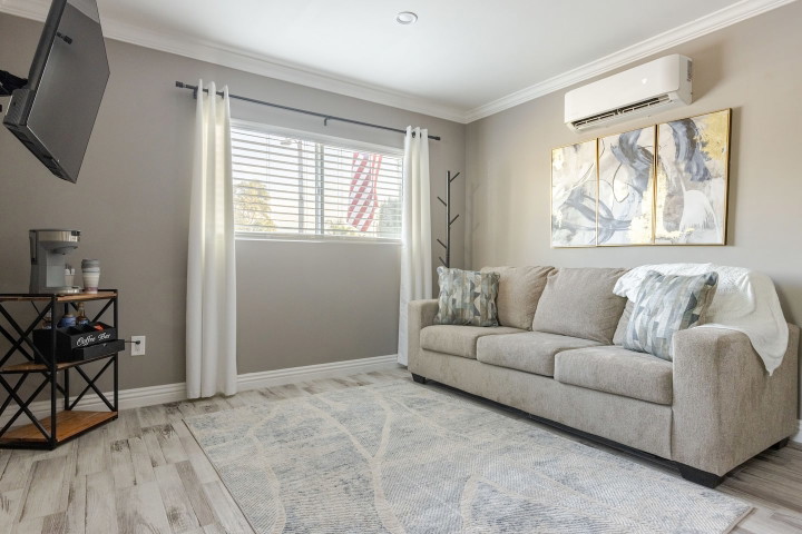 Guesthouse With Pc Hub Station, & Lv2 Ev Charger - Rancho Cucamonga, CA