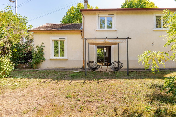 Maison Chaleureuse à Proximité De Lyon Et Aéroport - Meyzieu