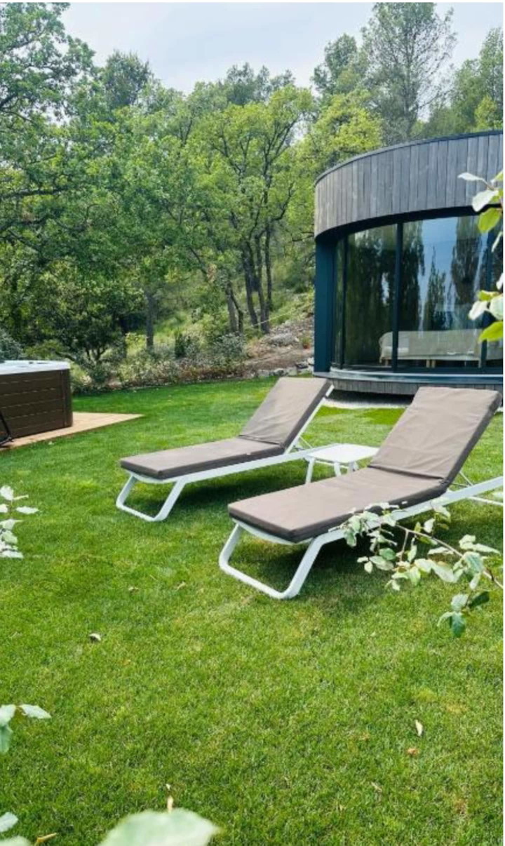 Unusual "Lumipod" Room And Its Private Jacuzzi - Gordes