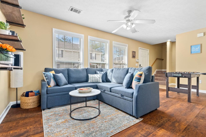 Private Deck, Foosball, Fire Pit & Grill, Walkable - Auburn, AL