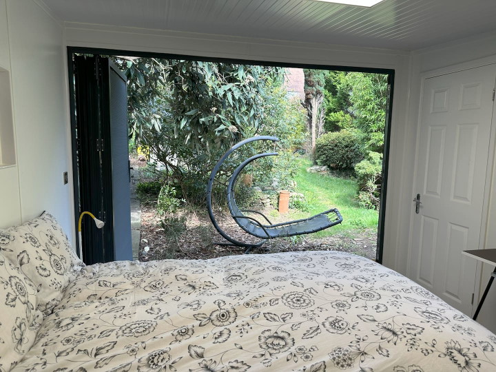 Luxury Urban Cabin Retreat - Surbiton