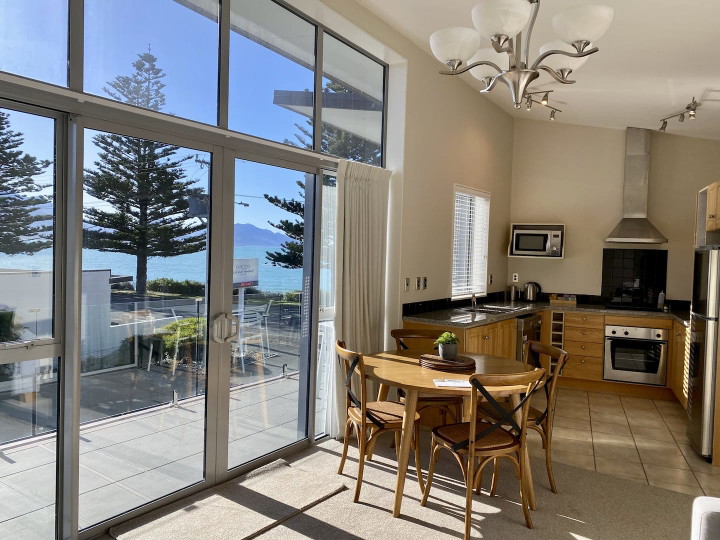 1st Floor Apartment Mountain & Pacific Ocean Views - Kaikōura