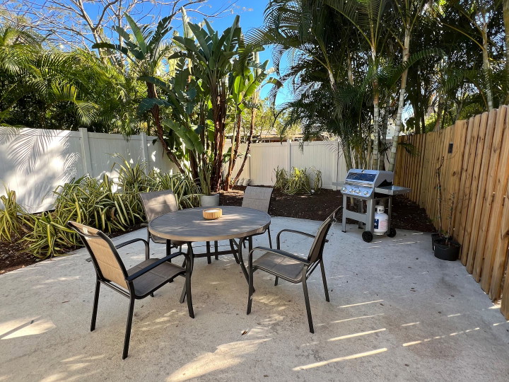 Tropical Oasis In Downtown Sarasota - Sarasota, FL