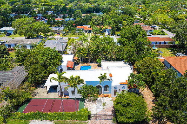 Villa Marbella 7 Br Spanish Estate W/pool & Court - Miami Beach, FL