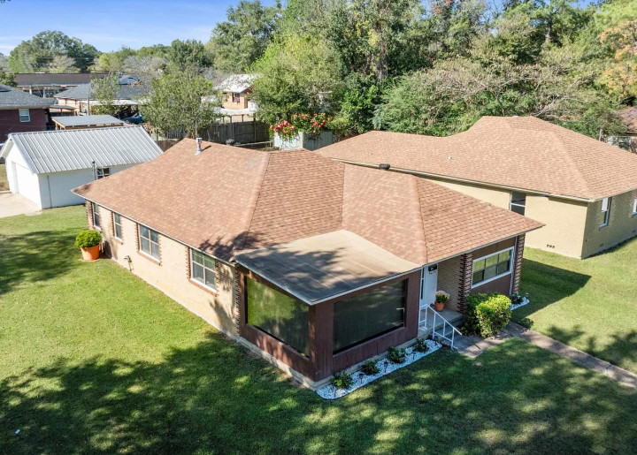 4bedrooms-sunroom/fenced Outdoor Space/fullkitchen - Texarkana, TX