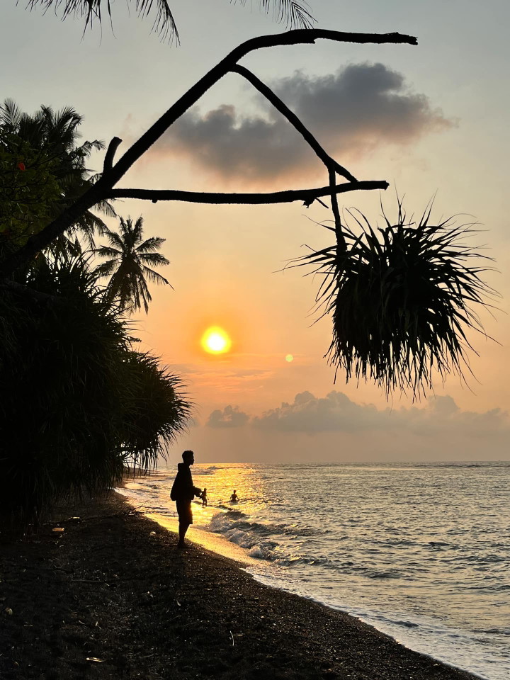 Secret Beach Beachfront Bungalow - Indonesia