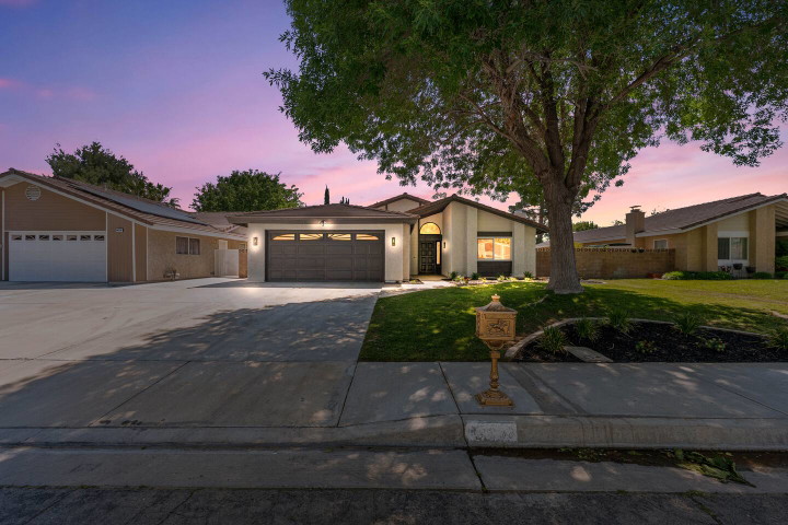 Modern Luxury | West Lancaster - Lancaster, CA
