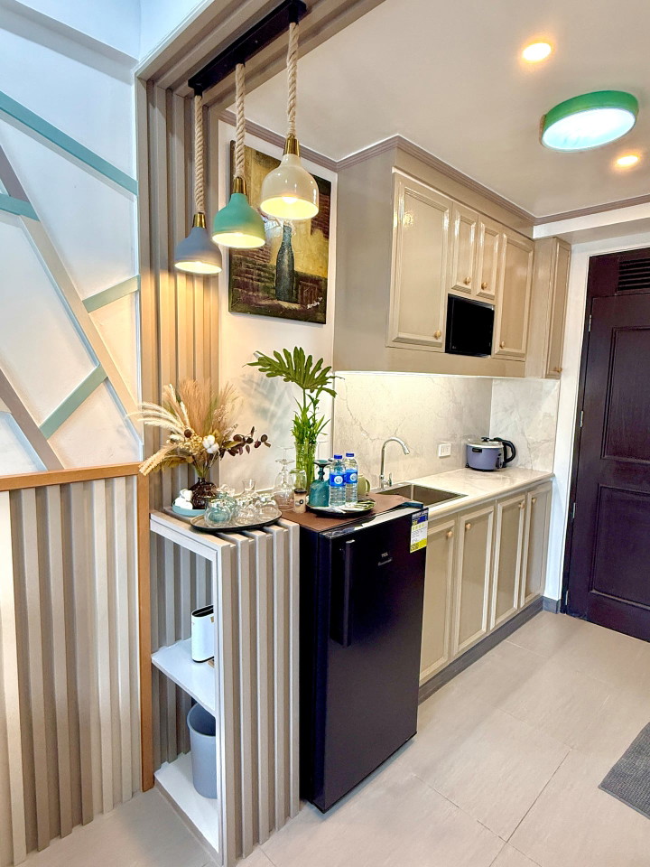 A Serene Sea-glass Inspired Home | Free Parking - Parañaque