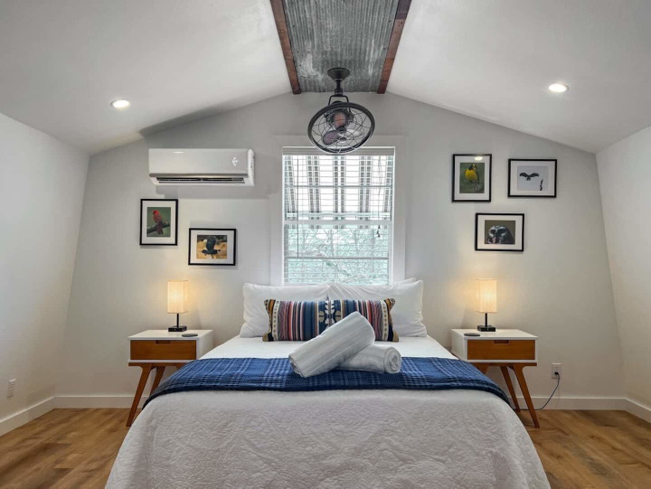 Lovers' Hideaway | Trails, Pond, Close To Downtown - Fayetteville, AR