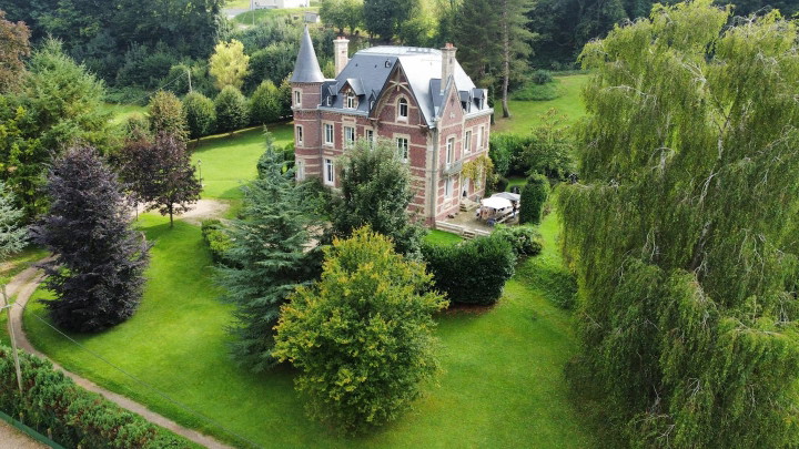 Petit Château à La Campagne Très Proche De Rouen - Rouen
