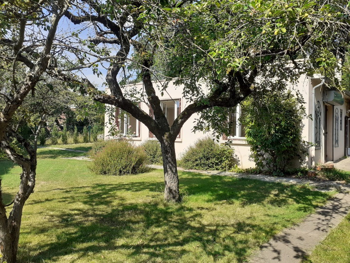 Agréable Maison De Ville 130m2  Avec Jardin Arboré - Les Mureaux