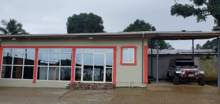 Getaway In Style Within Monrovia - Monrovia