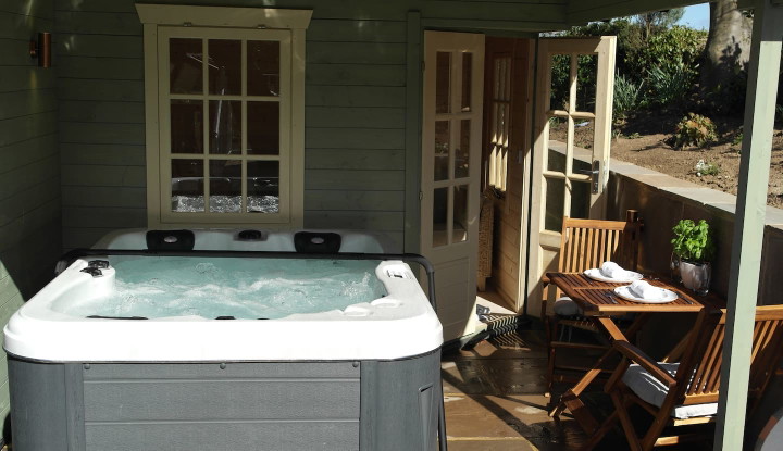 'The Snug' Apartment With Hot Tub, Ashford House - Yorkshire