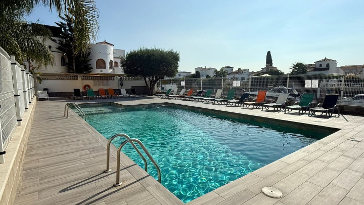 Bright Apartment With Swimming Pool And Terrace - Empuriabrava