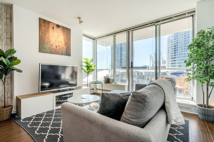 Bc Place Condo With Hot Tub, Sleeps 5 - Vancouver
