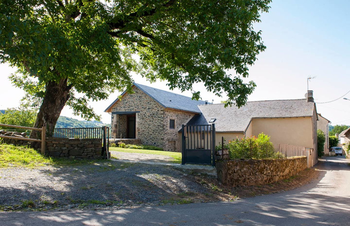 Corps De Ferme Prox Lac De Pareloup - Salles-Curan