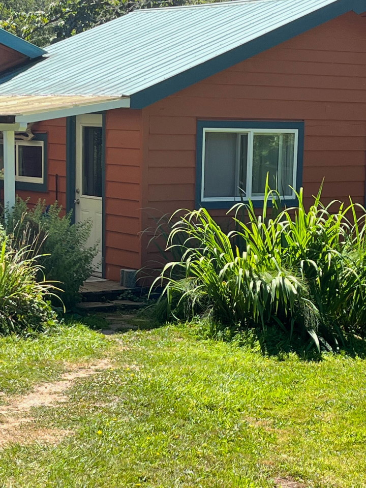 Rain Lily Cottage On Galiano Island - Vancouver Island