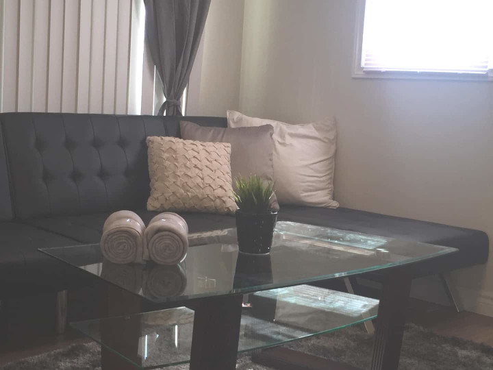 Modern Spacious In Windsor's Sweetest Location - Windsor, ON, Canada