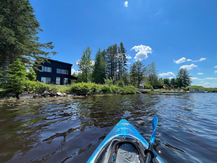 Un Chalet Au Lac ( Tini Aki)  Citq # 301567 - Quebec