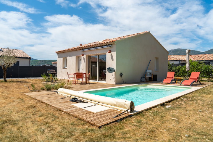 At Hamou & Julie's House, Pool 100% Private - Digne