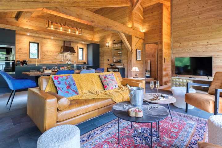 Amazing 7 Bedroom Chalet With Hot Tub, Nr Skiing - Les Carroz d'Arâches