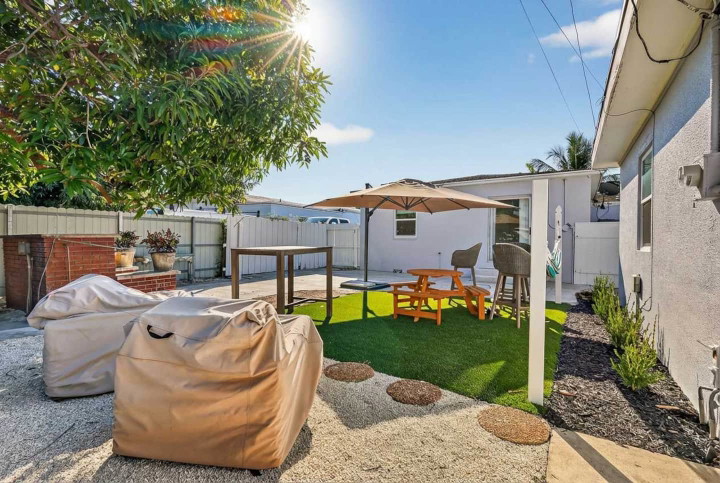 West Palm Beach Home Fenced Yard Dog Friendly - West Palm Beach, FL