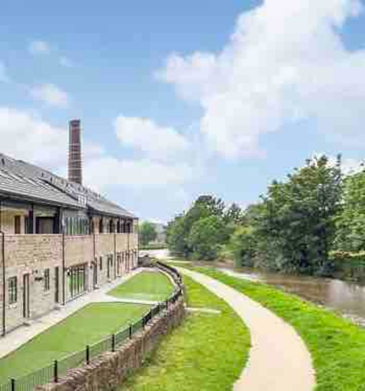 Modern Apartment And 2 Secure Car Parking Spaces - Skipton