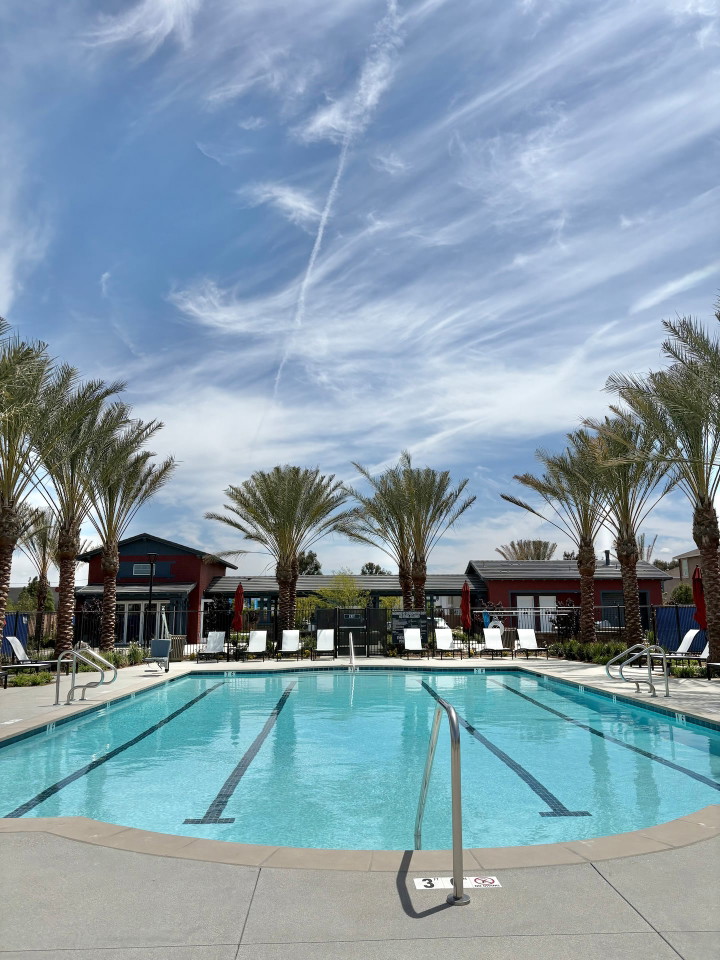 Modern New 3br Home, Community Pool, Near Wineries - Temecula, CA