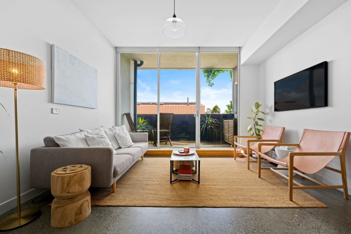 Refined Seddon Retreat In Coveted Locale Plus Park - Williamstown