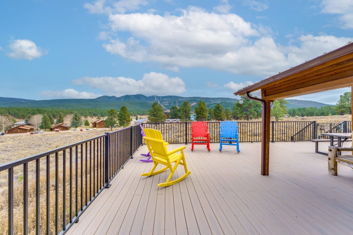 Mountain Home W/ Deck: 1 Mi To Angel Fire Resort! - Angel Fire, NM