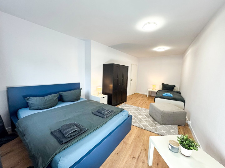 Spacious South-berlin Apartment With Parking - Berlin